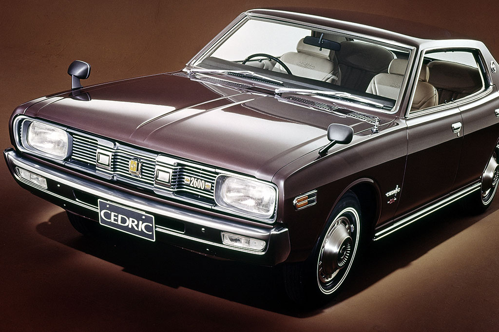 2ドアのスタイリッシュさとセダンの利便性を兼備！「230セドリック／グロリア4ドアHT」発売！【51年前の今日、こんなことが…】 - LE VOLANT WEB | 自動車情報サイト『LE ...