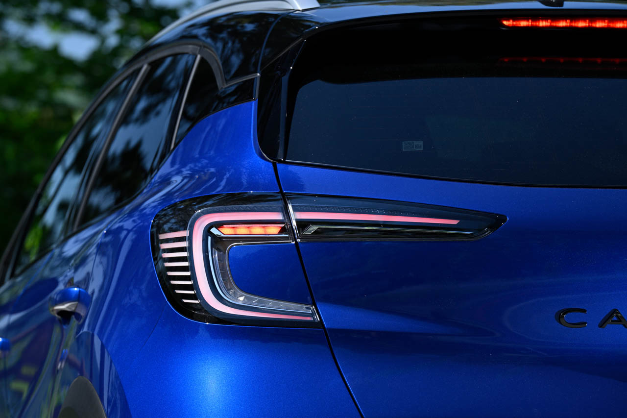 【1300キロ乗り比べ】ルノー新型「キャプチャー」の「フルハイブリッドE-TECH」と「マイルドハイブリッド」の違いは？ 乗り味と燃費をリポート - LE VOLANT WEB | 自動車情報 ...