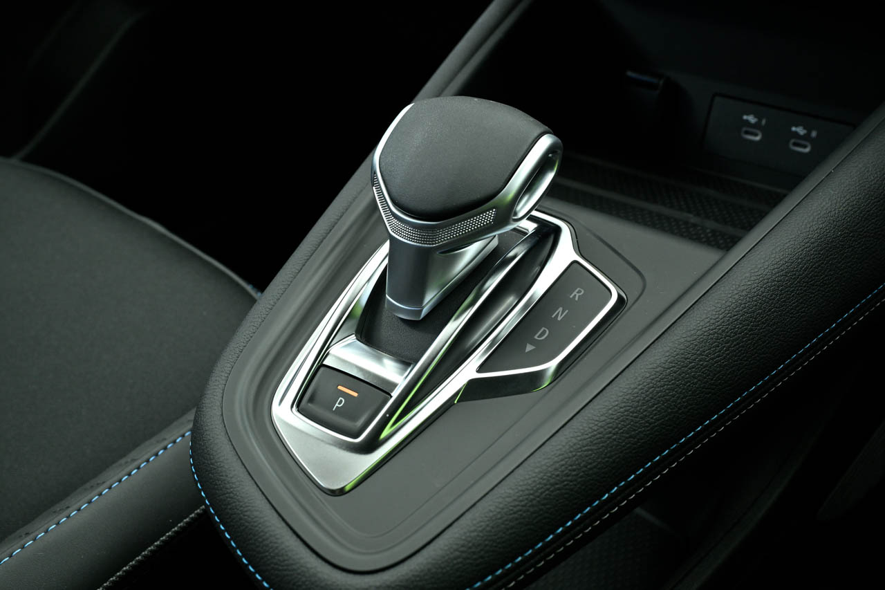 【1300キロ乗り比べ】ルノー新型「キャプチャー」の「フルハイブリッドE-TECH」と「マイルドハイブリッド」の違いは？ 乗り味と燃費をリポート - LE VOLANT WEB | 自動車情報 ...