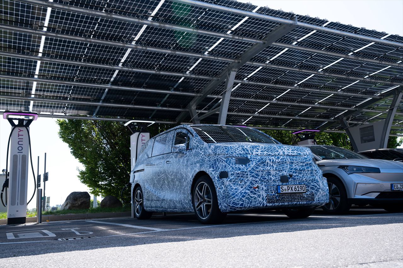 その名は「VLE」。メルセデス・ベンツの新型EVバンがアルプス越えの1100kmロングランで驚きの性能を見せた！ - LE VOLANT WEB | 自動車情報サイト『LE VOLANT ...