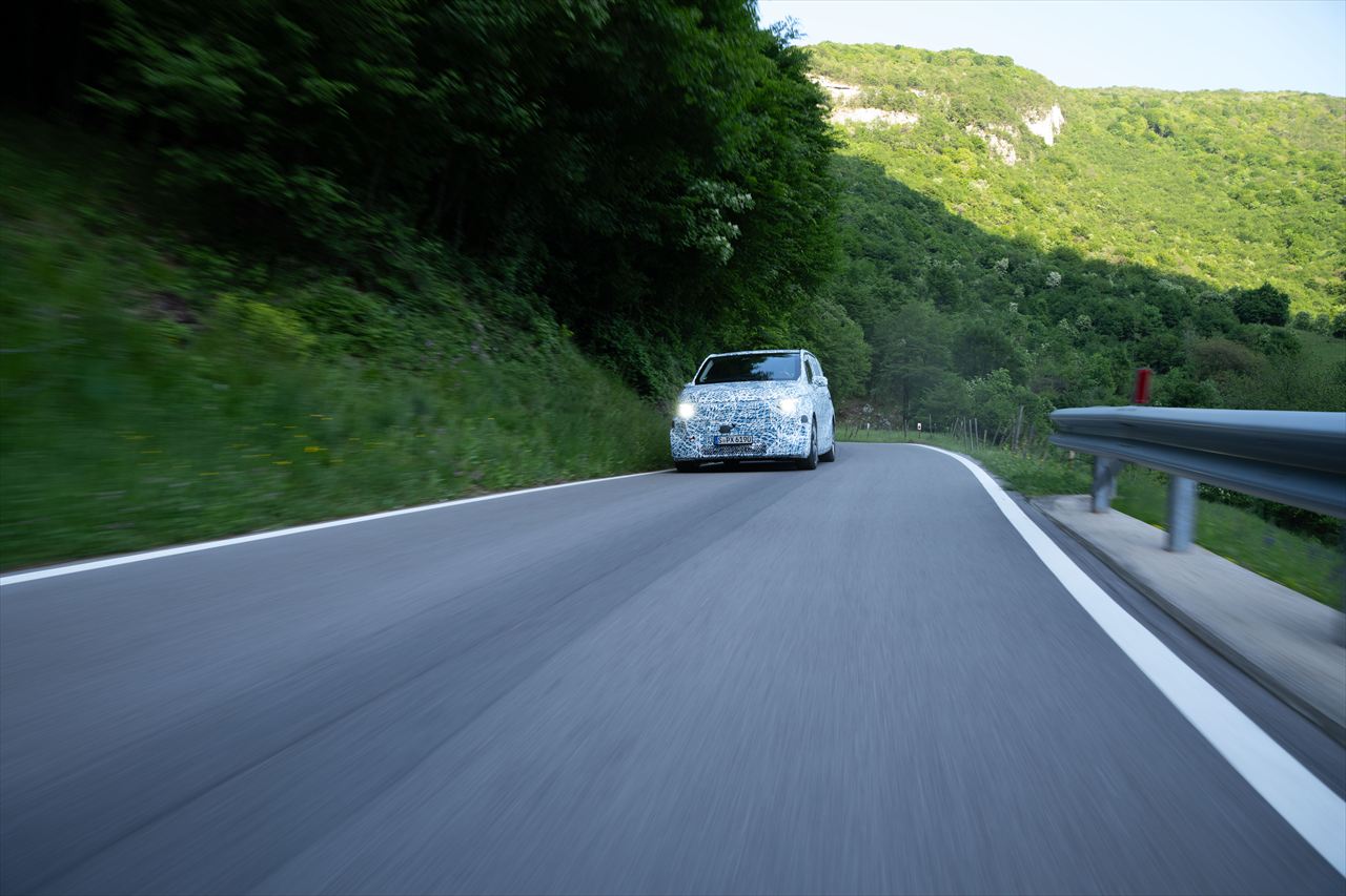 その名は「VLE」。メルセデス・ベンツの新型EVバンがアルプス越えの1100kmロングランで驚きの性能を見せた！ - LE VOLANT WEB | 自動車情報サイト『LE VOLANT ...