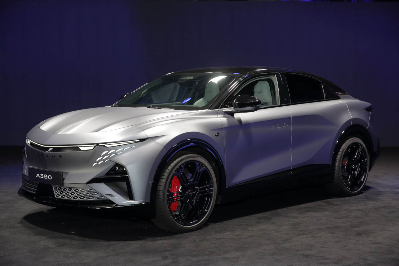 【ディエップ現地取材】新型アルピーヌ「A390」の開発目標は「5人乗りのA110」。2.2トンのBEVはいかにして軽快さを手に入れたか - LE VOLANT WEB | 自動車情報サイト ...