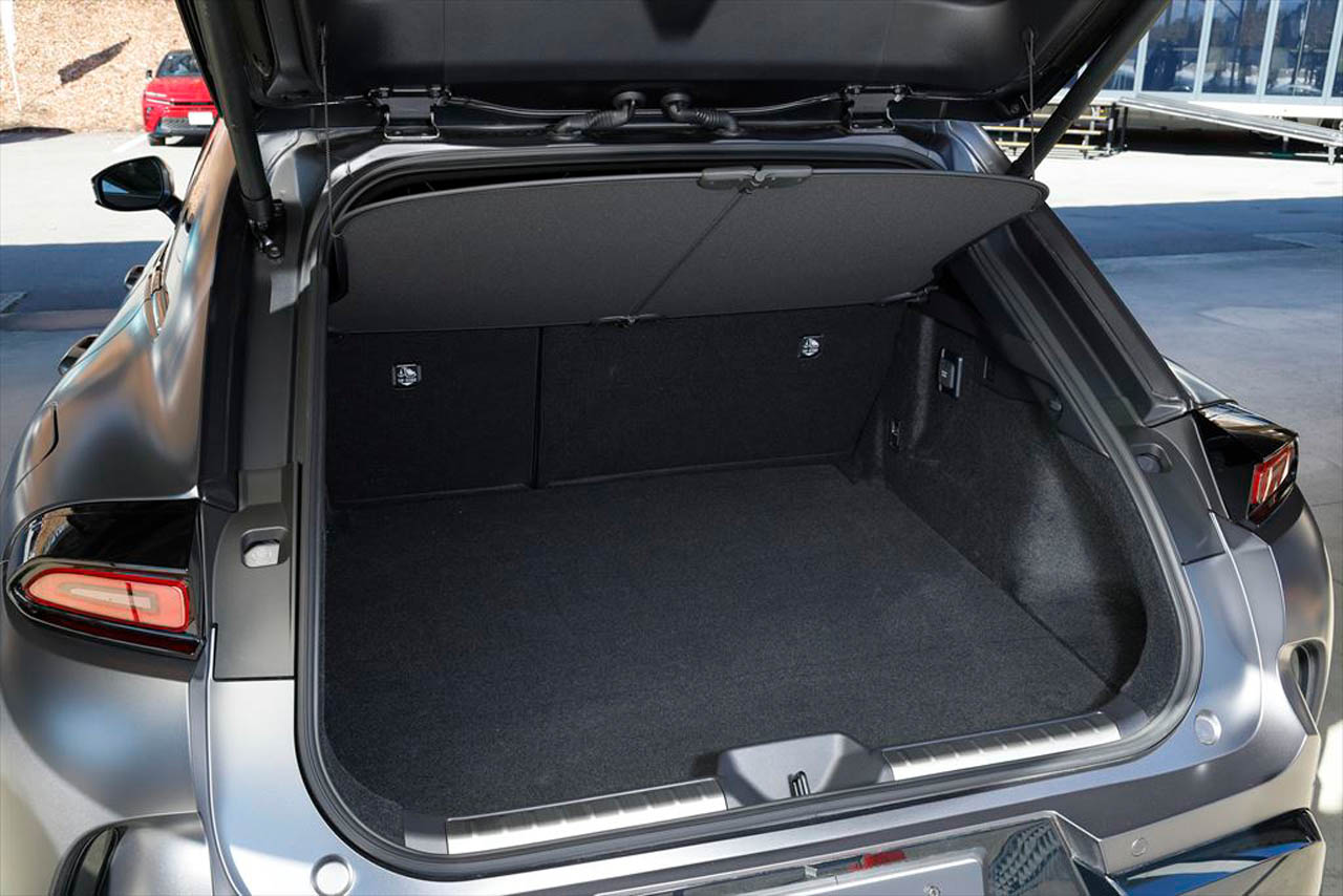 【長距離テスト】実燃費20.1km/L！ トヨタ「クラウン エステート」PHEV、「ライバル不在」の実力を徹底検証 - LE VOLANT WEB | 自動車情報サイト『LE VOLANT ...