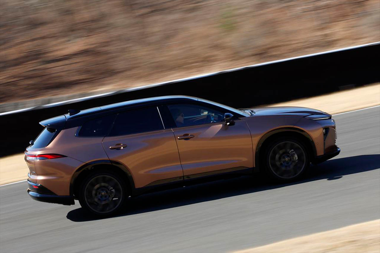 【長距離テスト】実燃費20.1km/L！ トヨタ「クラウン エステート」PHEV、「ライバル不在」の実力を徹底検証 - LE VOLANT WEB | 自動車情報サイト『LE VOLANT ...