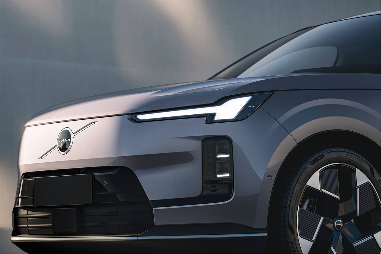 電気のみで航続200km超のPHEV！ボルボ、新型「XC70」を正式発表し中国市場にて予約注文を先行受付開始 - LE VOLANT WEB | 自動車情報サイト『LE VOLANT WEB ...