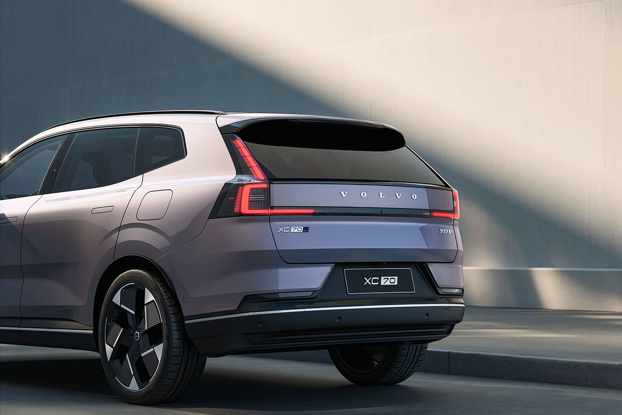 電気のみで航続200km超のPHEV！ボルボ、新型「XC70」を正式発表し中国市場にて予約注文を先行受付開始 - LE VOLANT WEB | 自動車情報サイト『LE VOLANT WEB ...