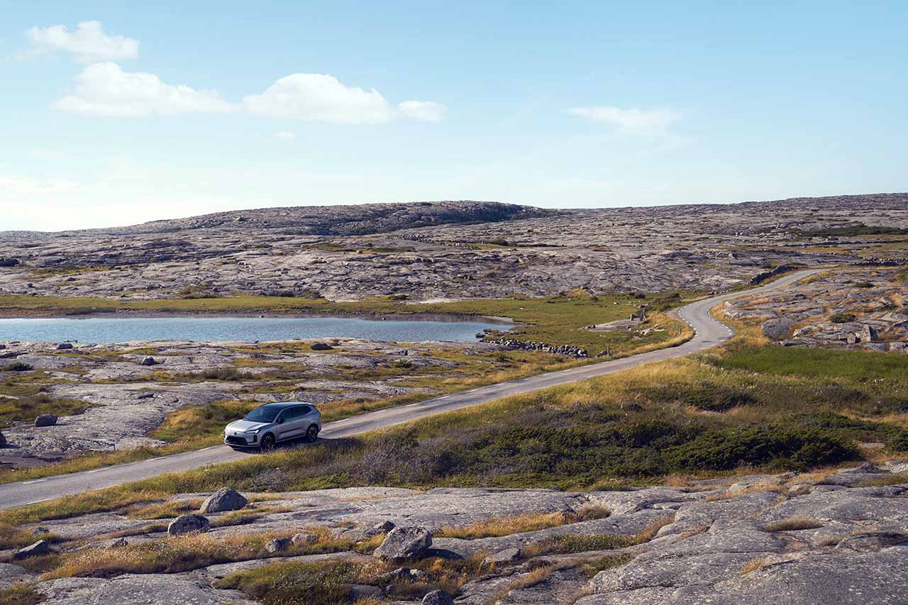 電気のみで航続200km超のPHEV！ボルボ、新型「XC70」を正式発表し中国市場にて予約注文を先行受付開始 - LE VOLANT WEB | 自動車情報サイト『LE VOLANT WEB ...