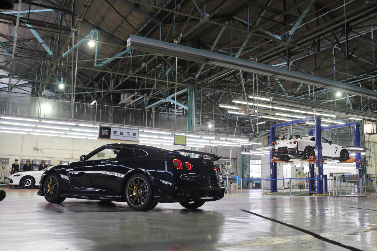 日産「R35 GT-R」、18年の歴史に幕。開発者が語る生産終了の理由と、見えてきた「次世代」への道筋 - LE VOLANT WEB | 自動車情報サイト『LE VOLANT WEB(ル ...
