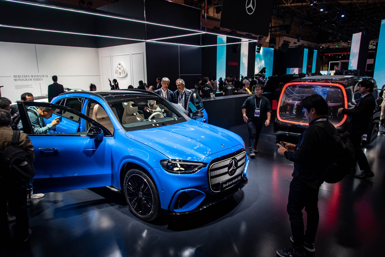 【JMS 2025 注目モデル】五感で感じるメルセデスの「両極」。アジア初公開「AMG GT XX」から至高の「マイバッハ SL」まで - LE VOLANT WEB | 自動車情報サイト ...