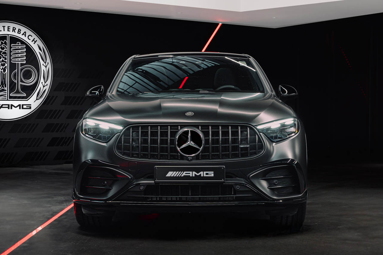 【写真35枚】メルセデスAMG、新型「GLC 53」発表。直6＋ISGが“野生”を解放、449psと「ドリフトモード」の衝撃 - LE ...